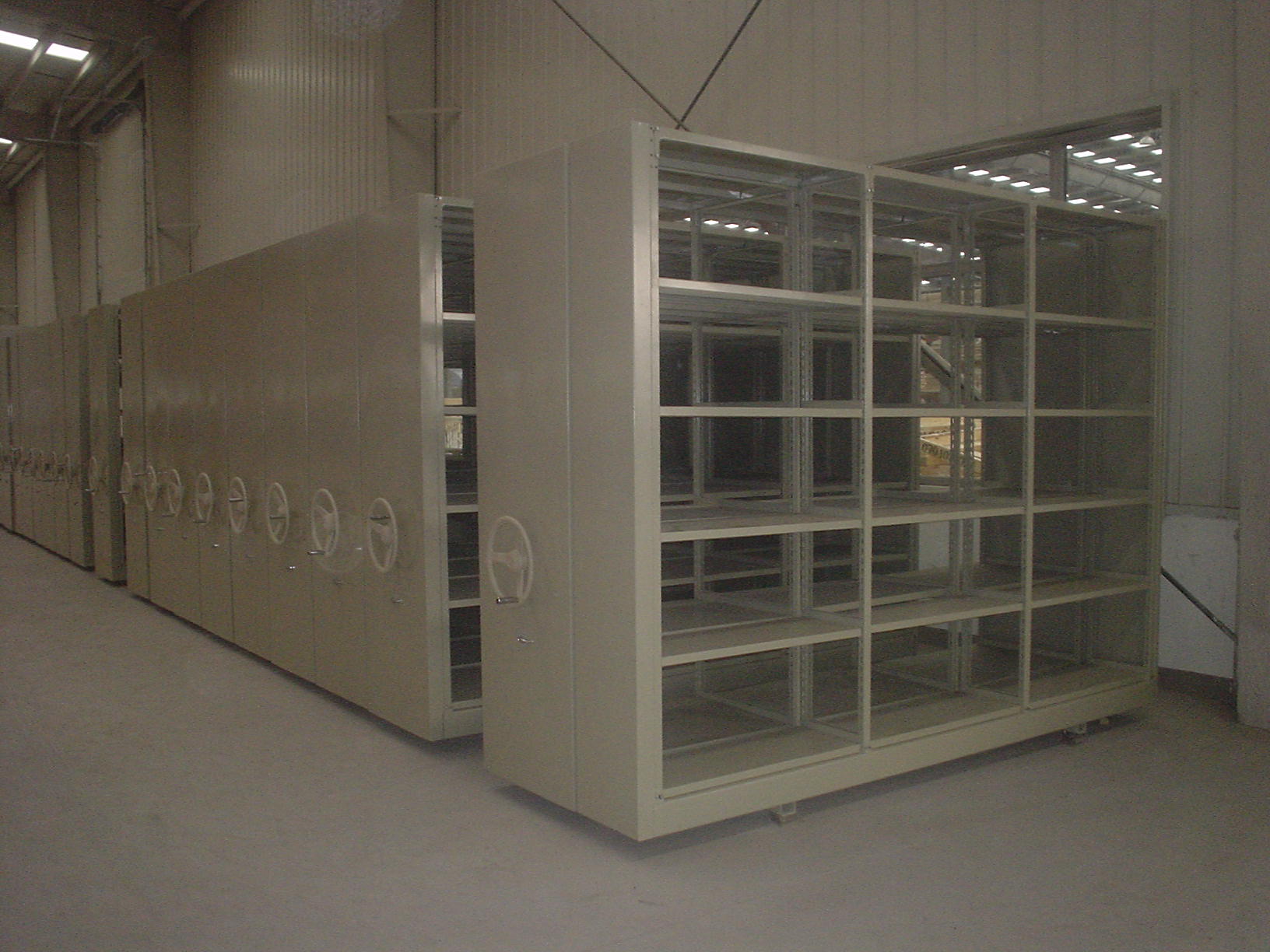 湖南 移动式货架价格 移动式货架定制 移动式货架线上销售 标准移动式货架 长沙越海工业责任有限公司 - 湖南越海工业设备有限公司